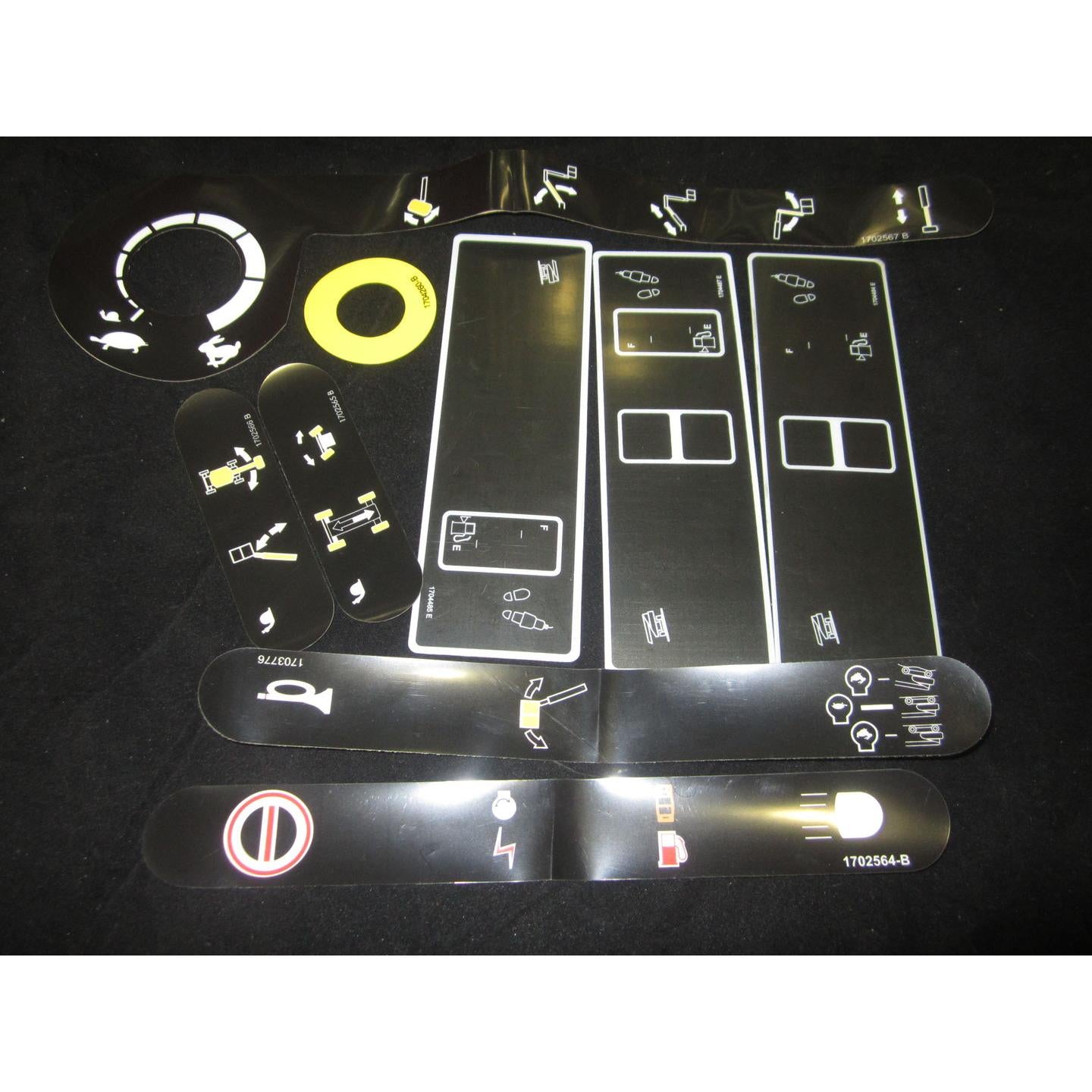 JLG Part # 1001109194 - KIT, PLATFORM CONSOLE DECAL